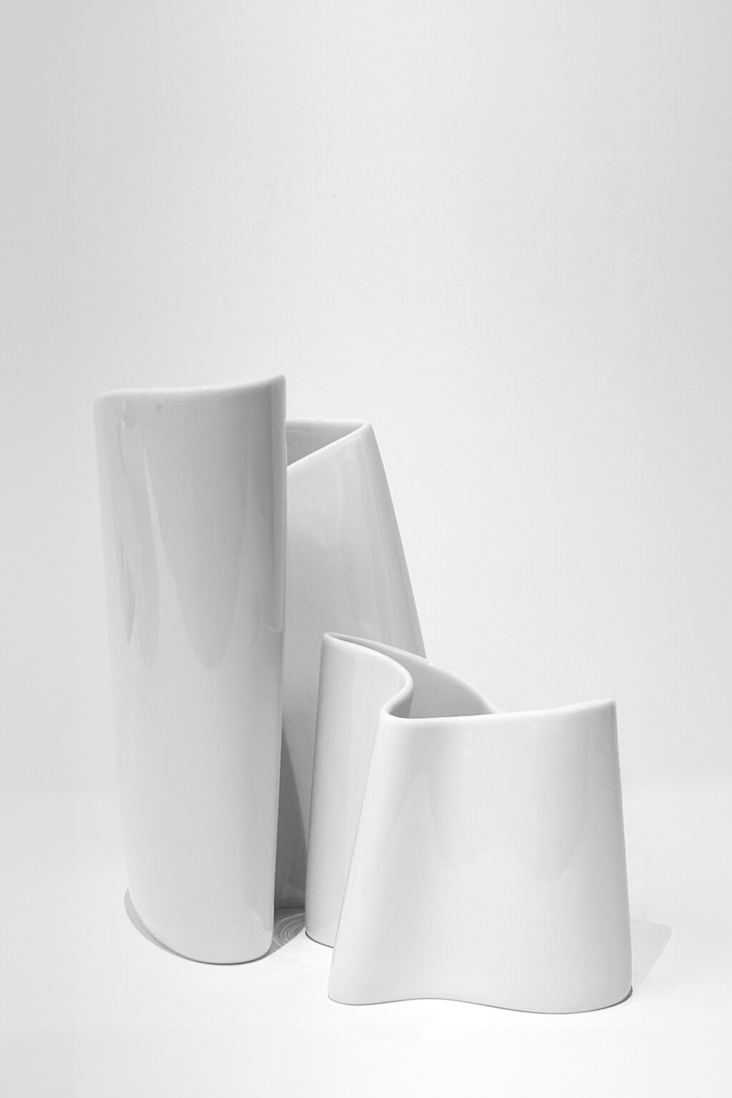 206 — SET OF VASES. ROSENTHAL - Gathering Stuff